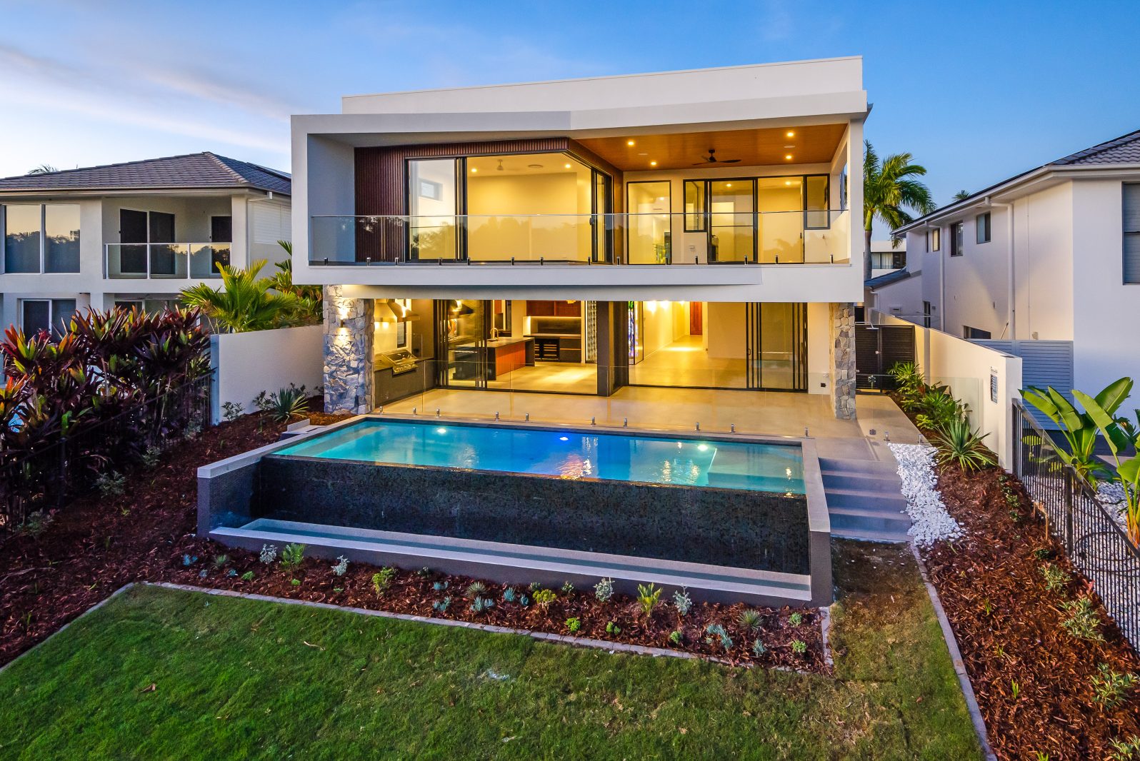 7614 Fairway Boulevard Hope Island - Resort Homes