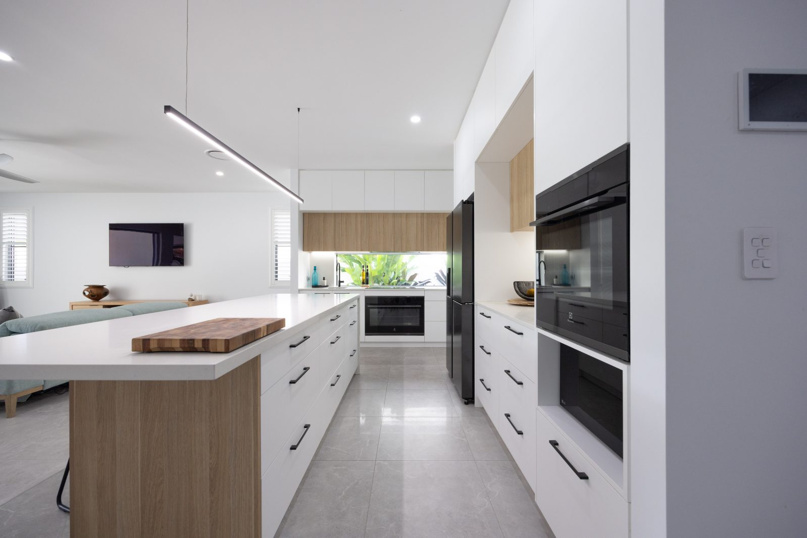 9225 Peter Senior Drive Hope Island - Resort Homes