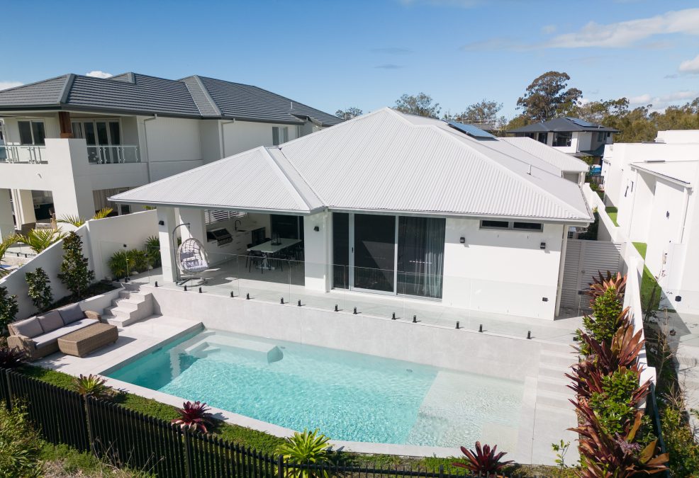 9225 Peter Senior Drive Hope Island - Resort Homes