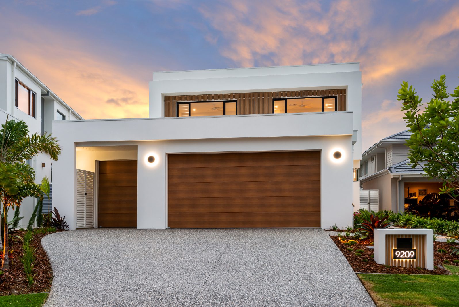 9209 Peter Senior Drive Hope Island - Resort Homes